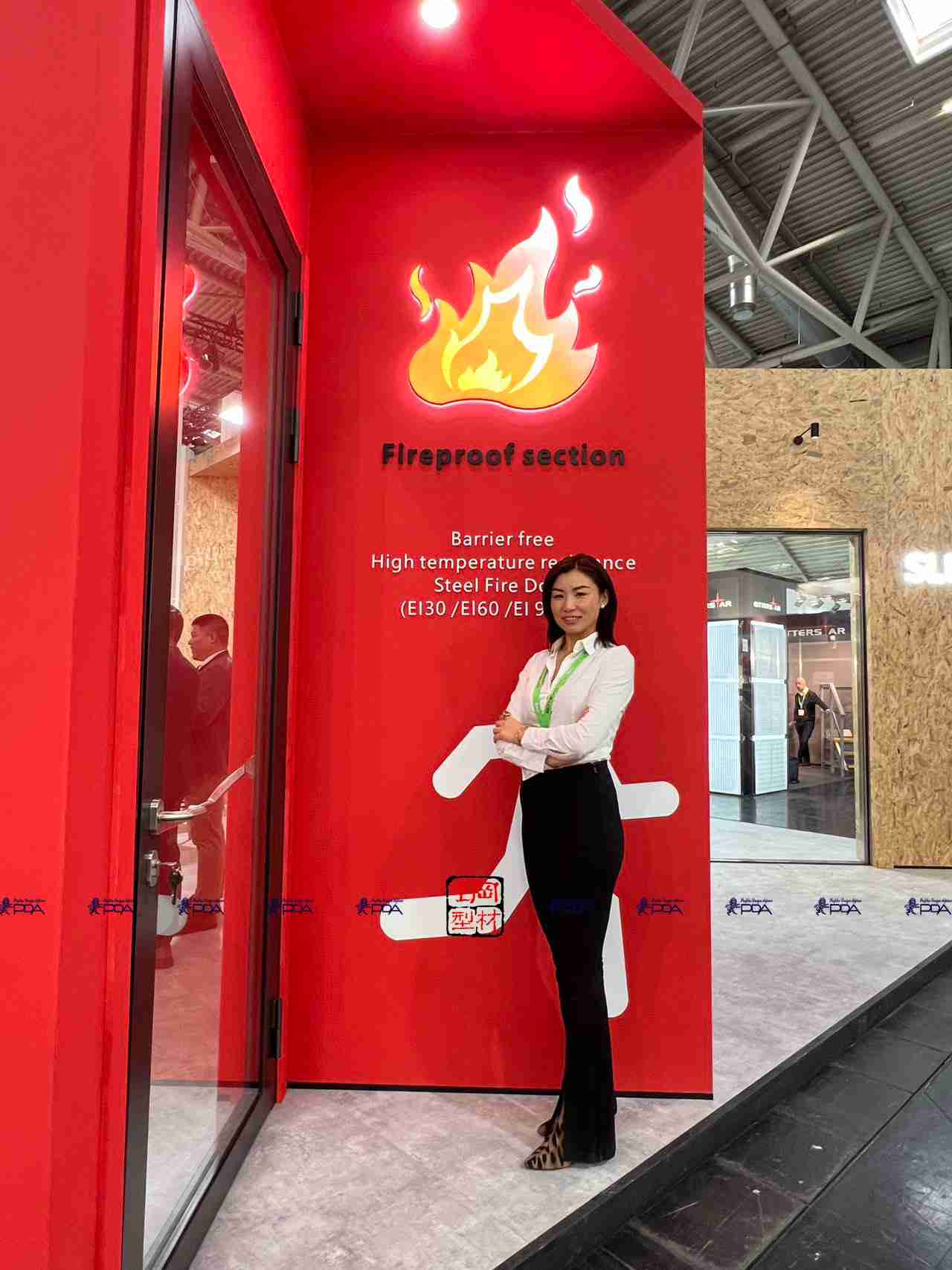 Live at BAU 2025: Experience the Innovation of 70SD Fireproof Door by PDA